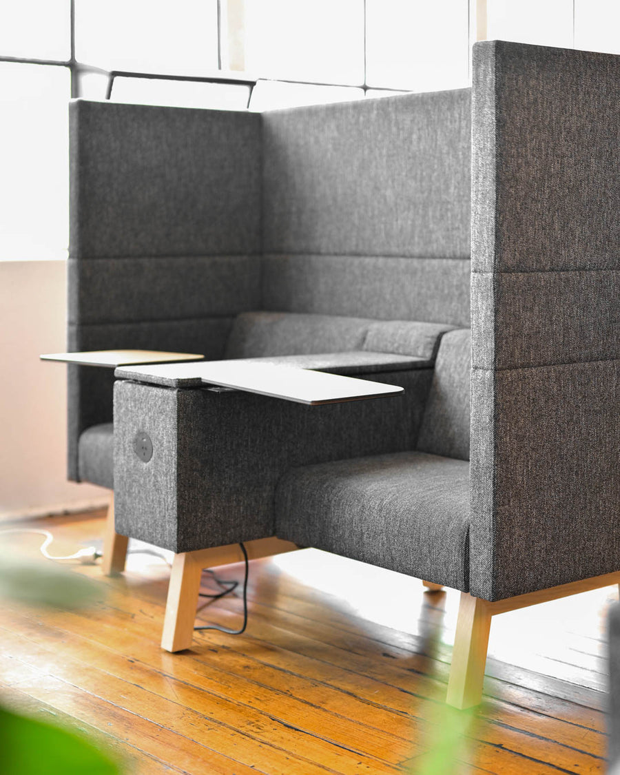 Hybrid Booth Lounge - HOW Group