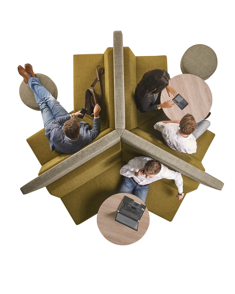 Hybrid Booth Lounge - HOW Group